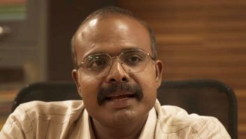 Watch Alangu 4K Online