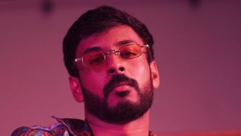 Watch Saba Nayagan 4K Online