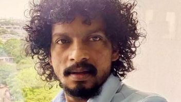 Watch Moodar Koodam Online